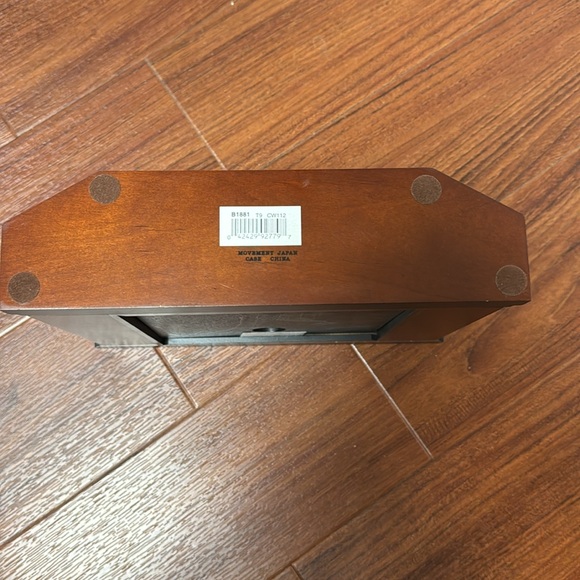 Bulova | Accents | Bulova Quartz Mantel Shelf Desk Clock Wood Cherry ...